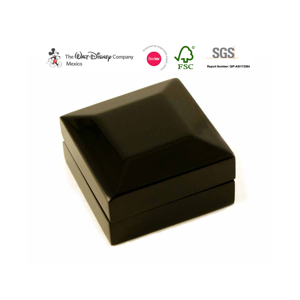 Oud Wood Packaging: A Perfect Blend of Traditional Craftsmanship and ...